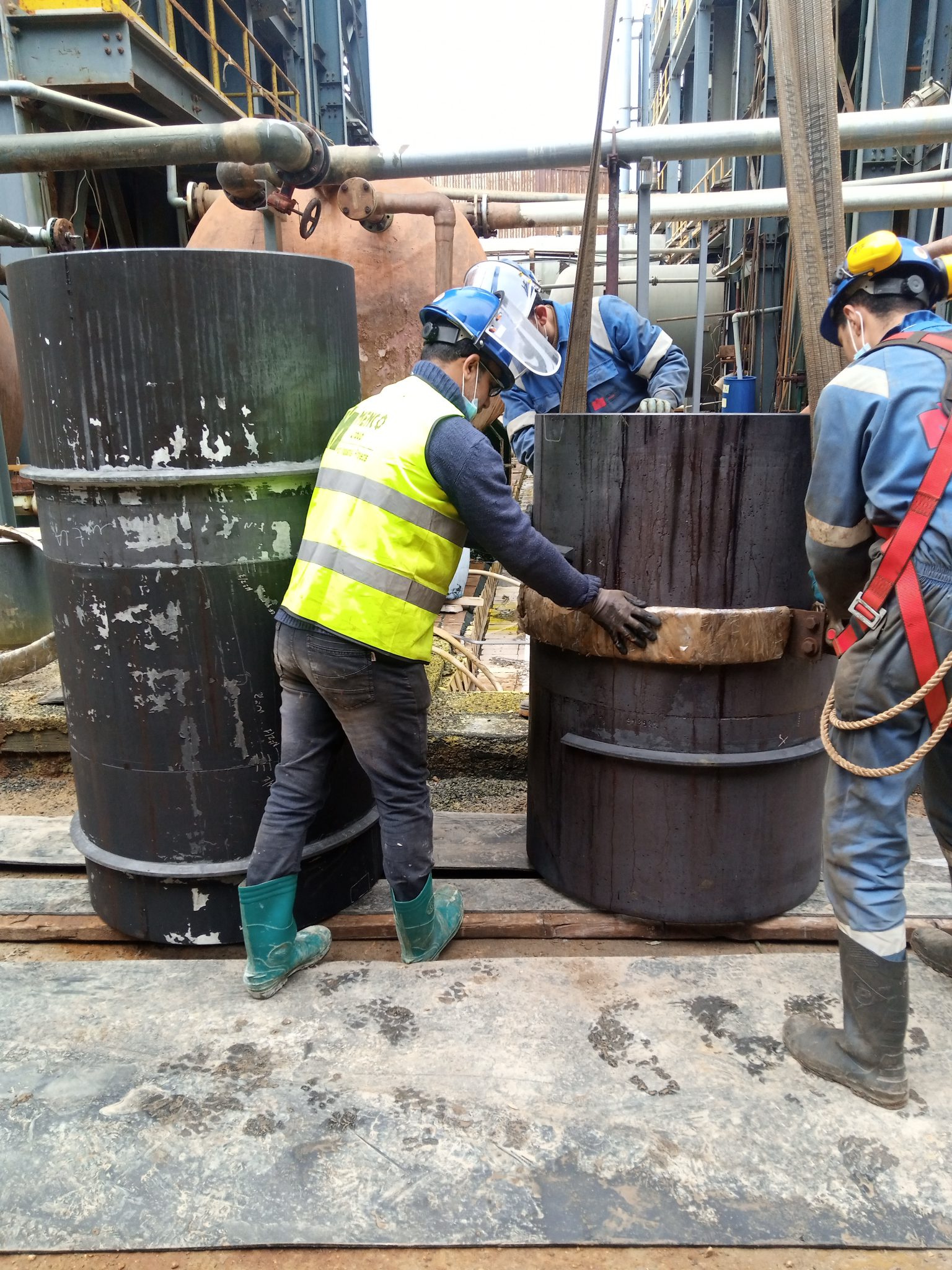 Overhauling for HCL furnace E – CA Plant – MENCO Group